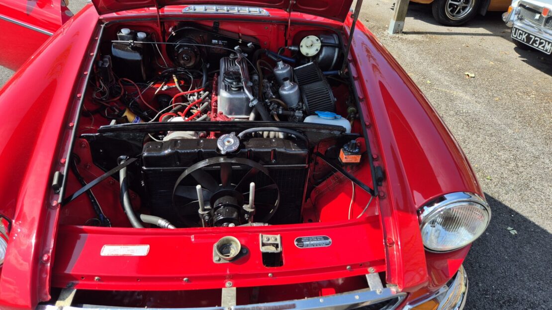 MGB HERITAGE SHELL 1974 - Former Glory